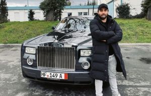 Akram Junior : ses voitures et son succès automobile